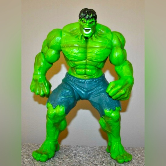 Hasbro | Toys | The Incredible Hulk Smash N Stomp Talk Figure Light Up ...